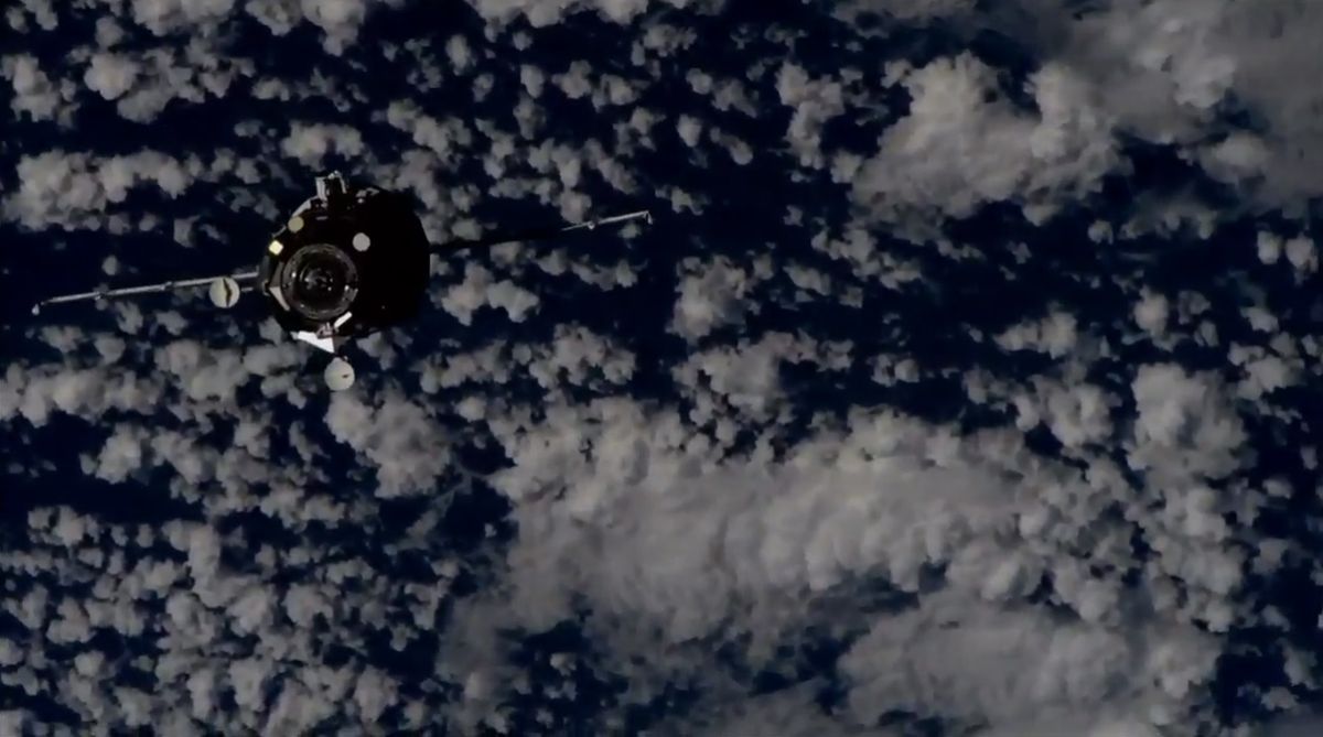 Robotic Russian Cargo Ship Delivers Tons of Supplies to Space Station ...