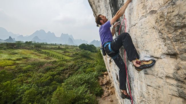 What is free climbing? And is it the same as free soloing? | Advnture