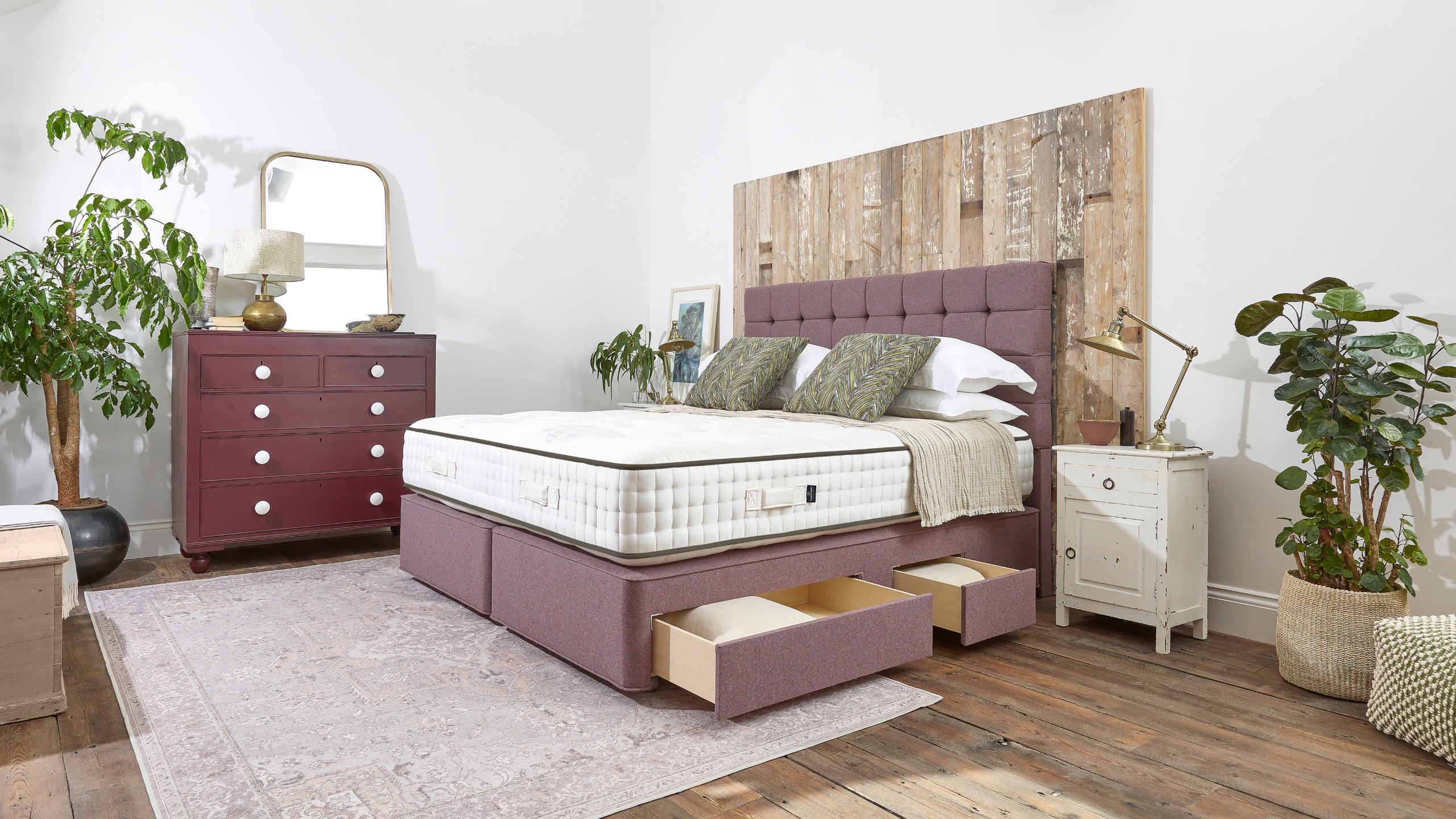Are ottoman beds better than divan beds? The pros and cons | Ideal Home