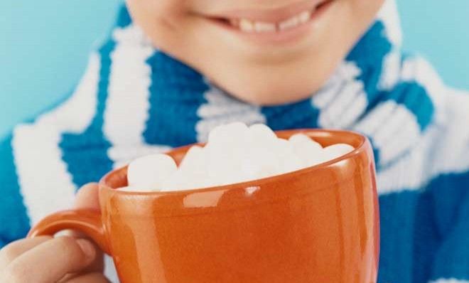 How your cup's color changes the taste of your drink | The Week