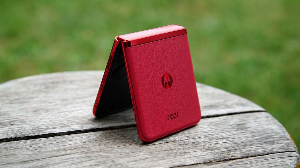 Motorola Razr Plus update brings welcome UI tweaks, Moto Unplugged app ...