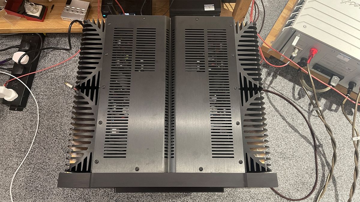 Gryphon Audio Diablo 333 review: a monster of an integrated amp that ...