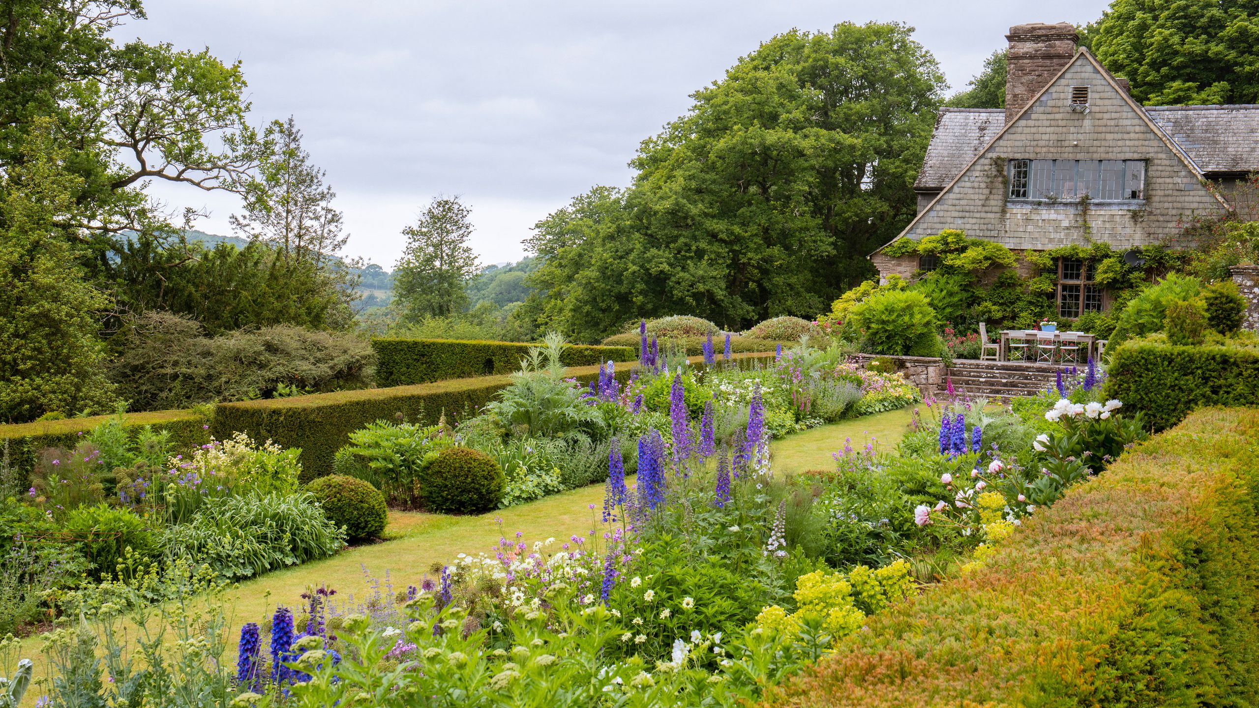 5 ways this historic Welsh garden showcases country style | Homes and ...