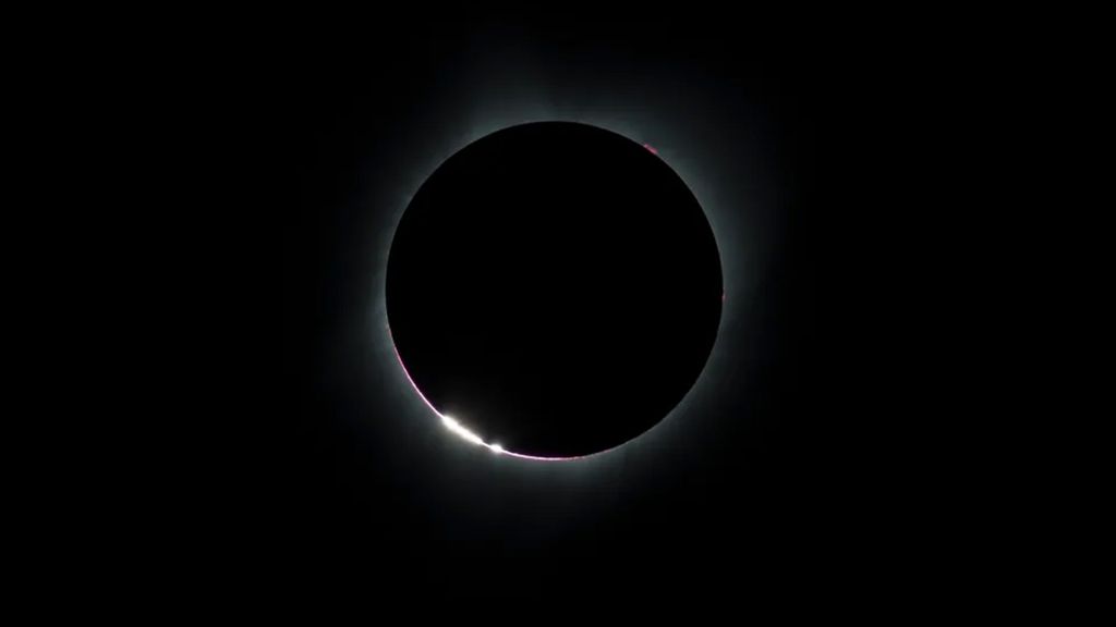 Watch live! The total solar eclipse has begun over North America ...