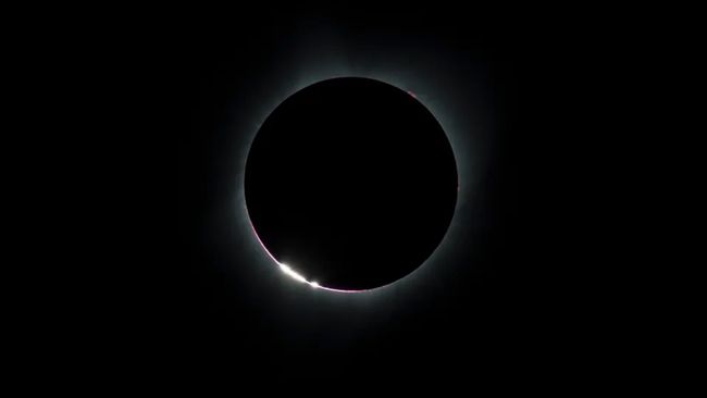 Watch live! The total solar eclipse has begun over North America ...