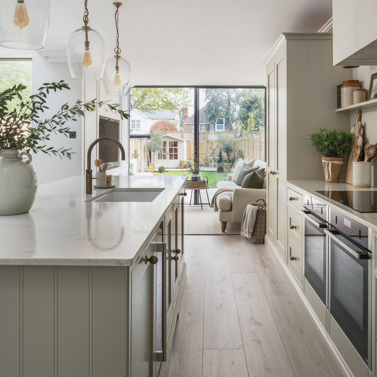Should a kitchen floor match worktops? Kitchen pros explain | Ideal Home