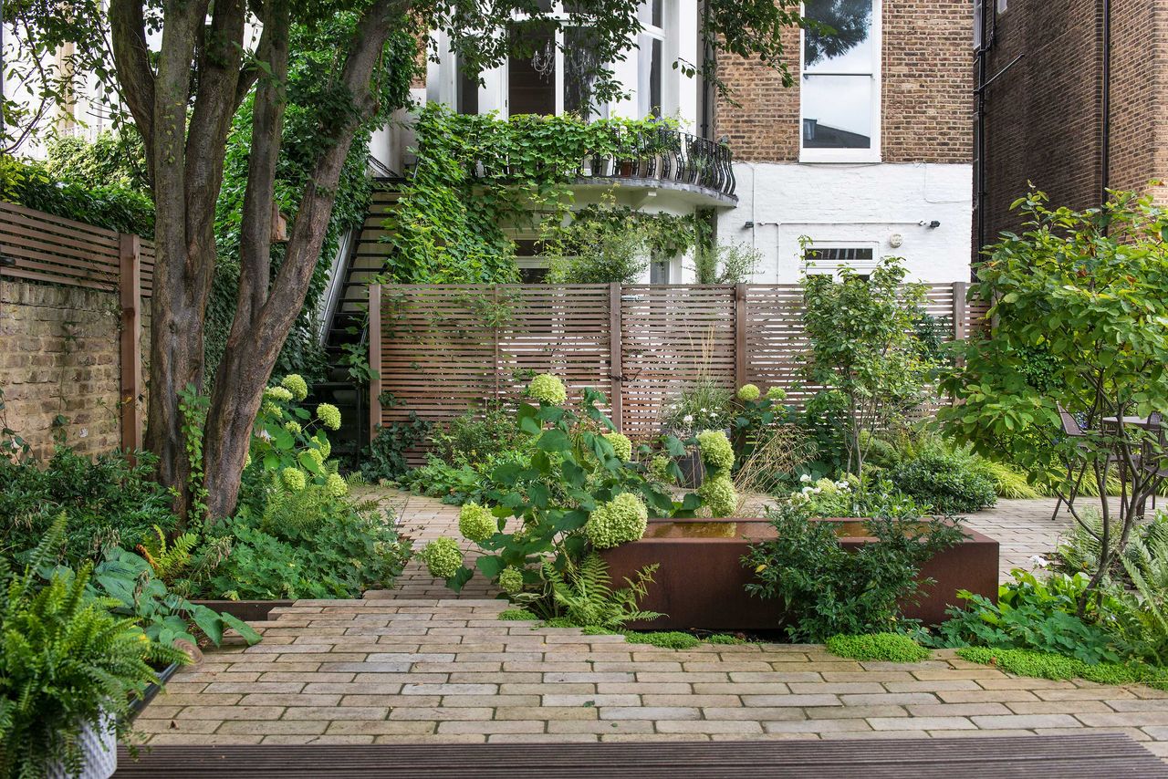 Garden screening ideas: 11 chic ways with fences, panels, and planting ...