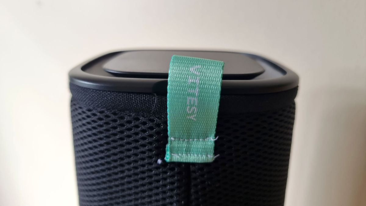 Vitesy Eteria personal air purifier review: Filterless appliance for ...
