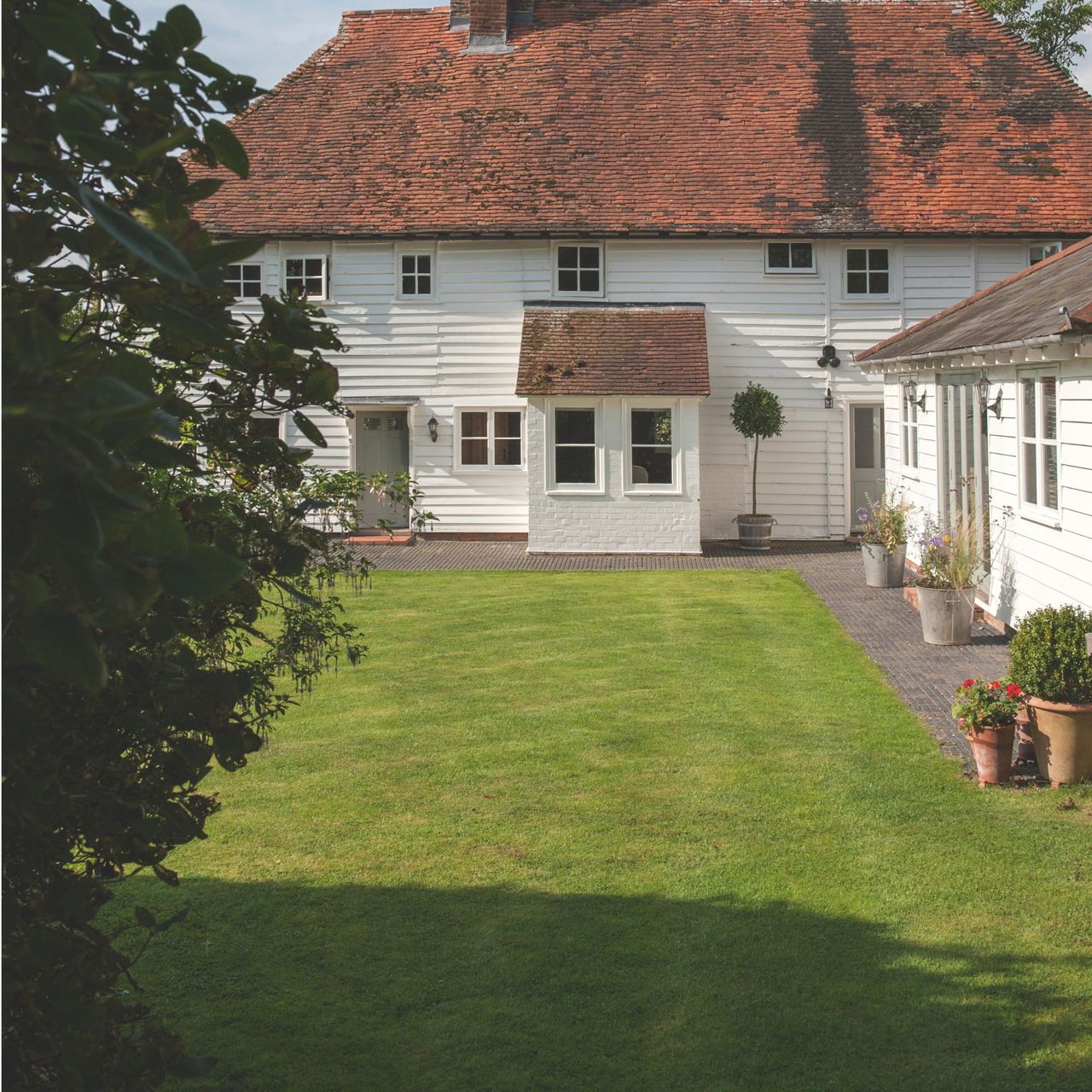 October lawn care tips – 5 tasks to do before the temperature drops ...