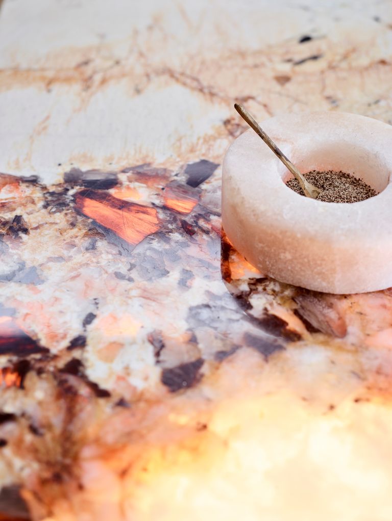Glowing countertops: the feature that demands attention in the kitchen ...