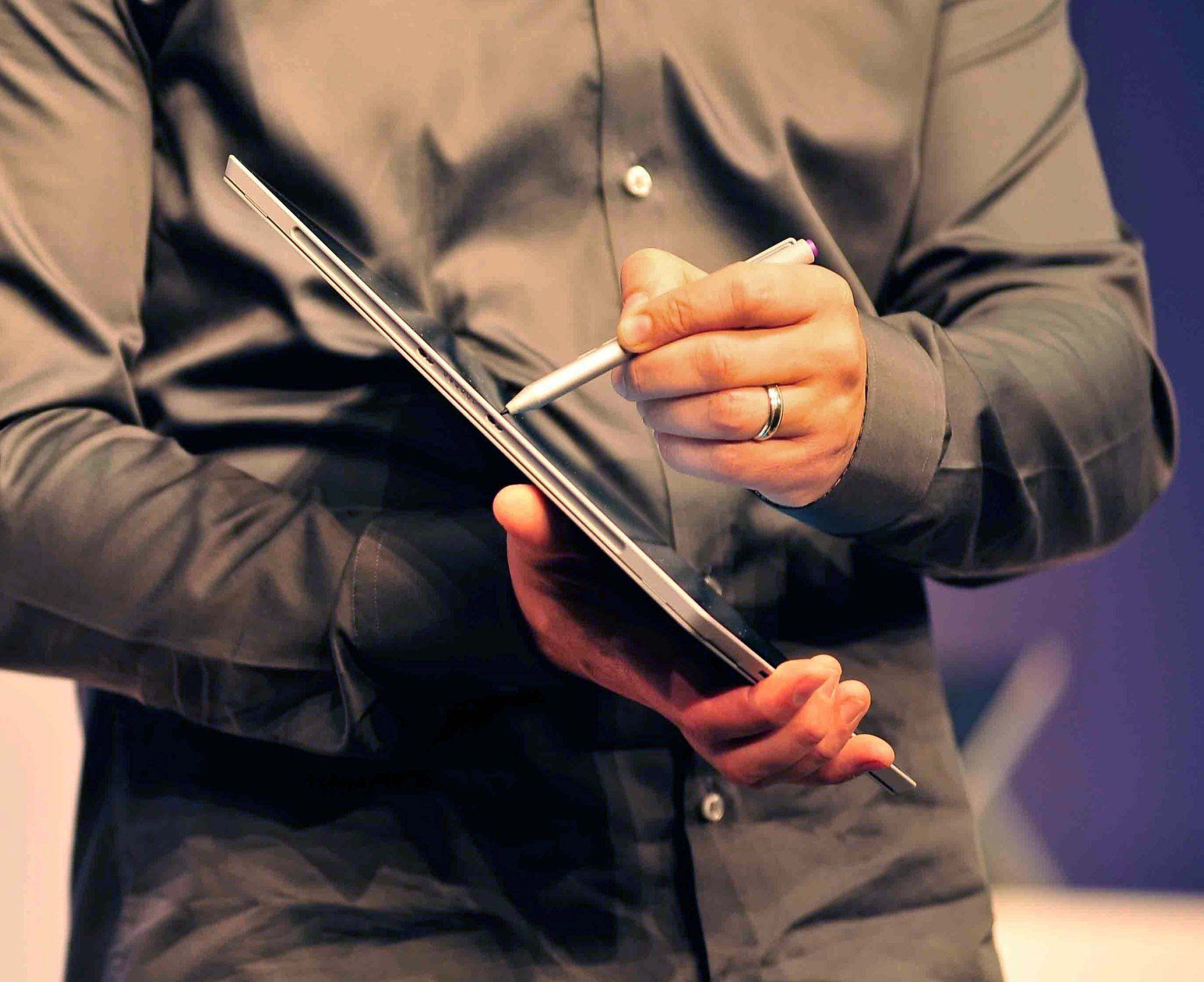 Adobe brings updated touch experience to Photoshop on Surface Pro 3 ...