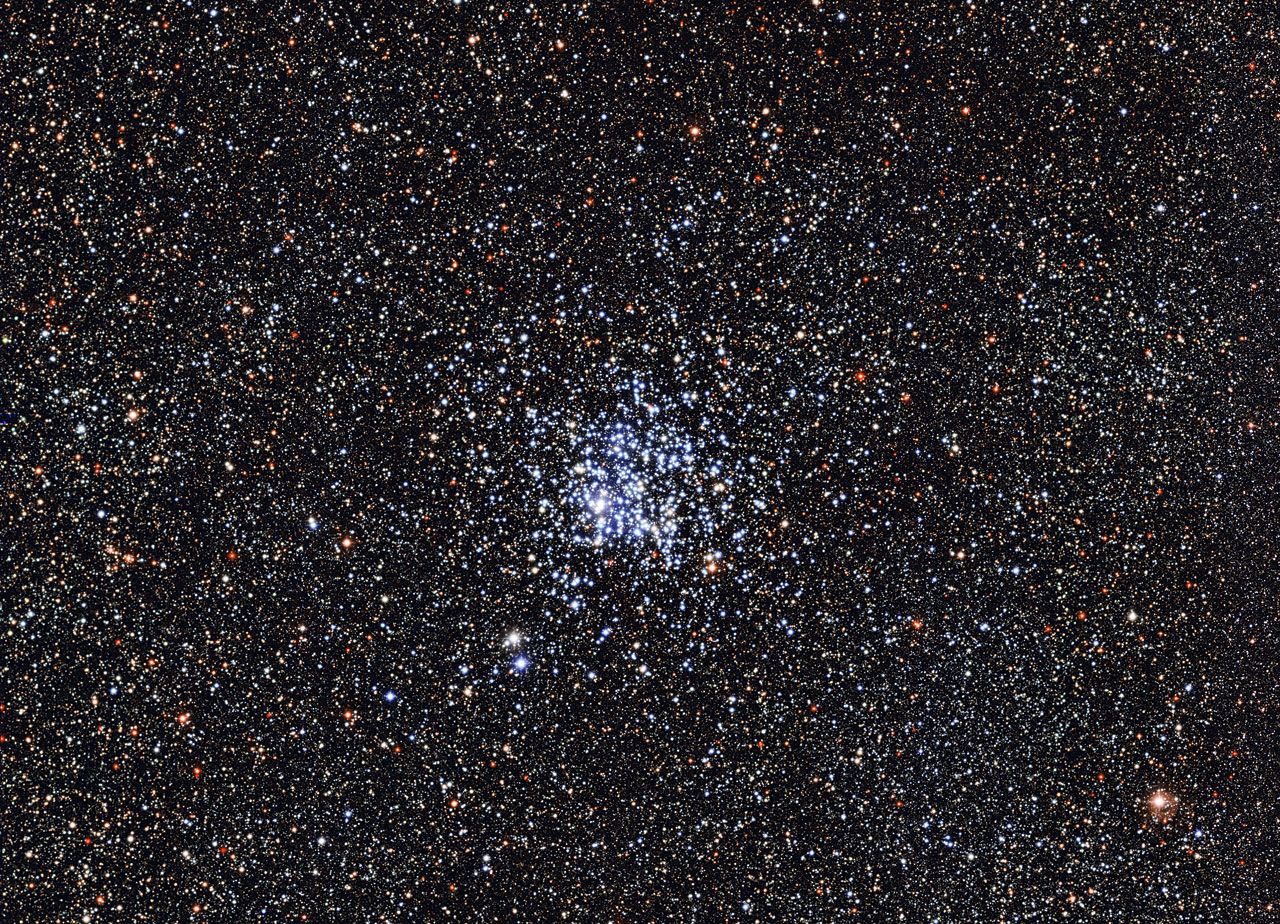 Stunning Photo Captures 'Wild Duck' Star Cluster in Flight | Space