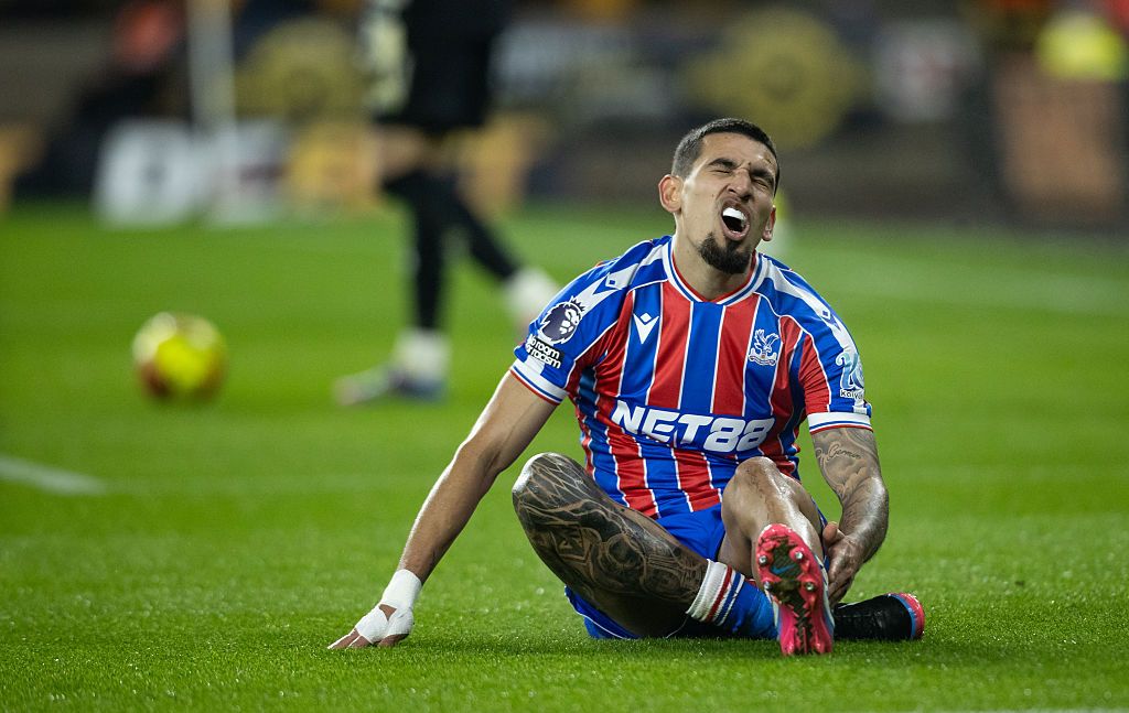 Is Daniel Munoz injured this weekend? Premier League injury update on ...