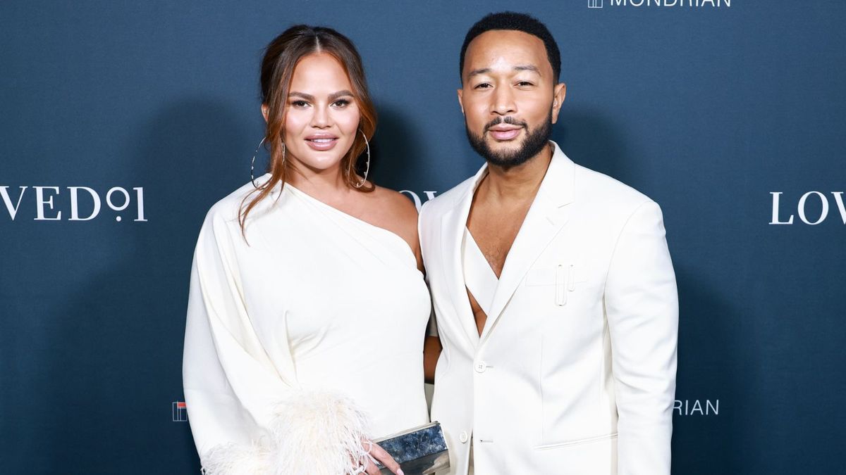 Chrissy Teigen's walls put a new spin on an outdated trend | Homes and ...