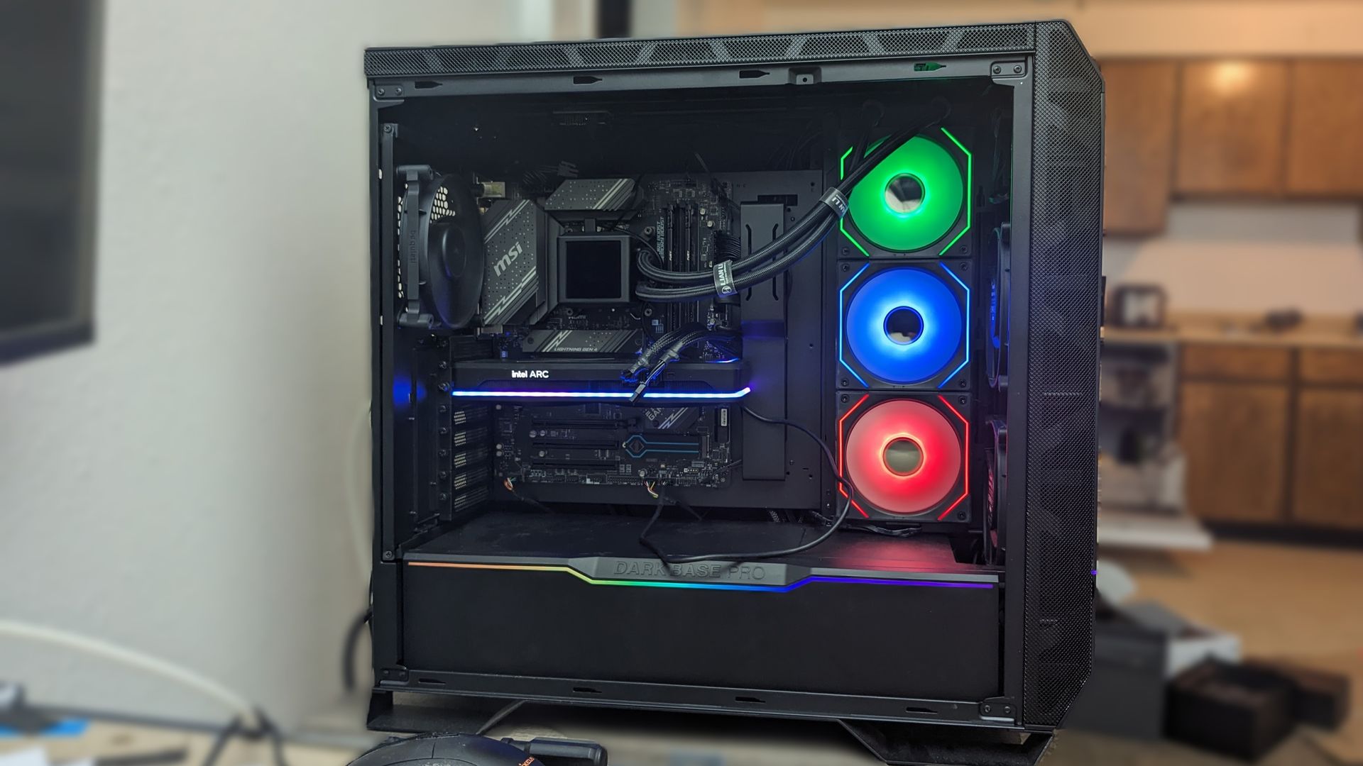 Hands-on with Be Quiet’s Dark Base Pro 901: Decibel dampener | Tom's ...