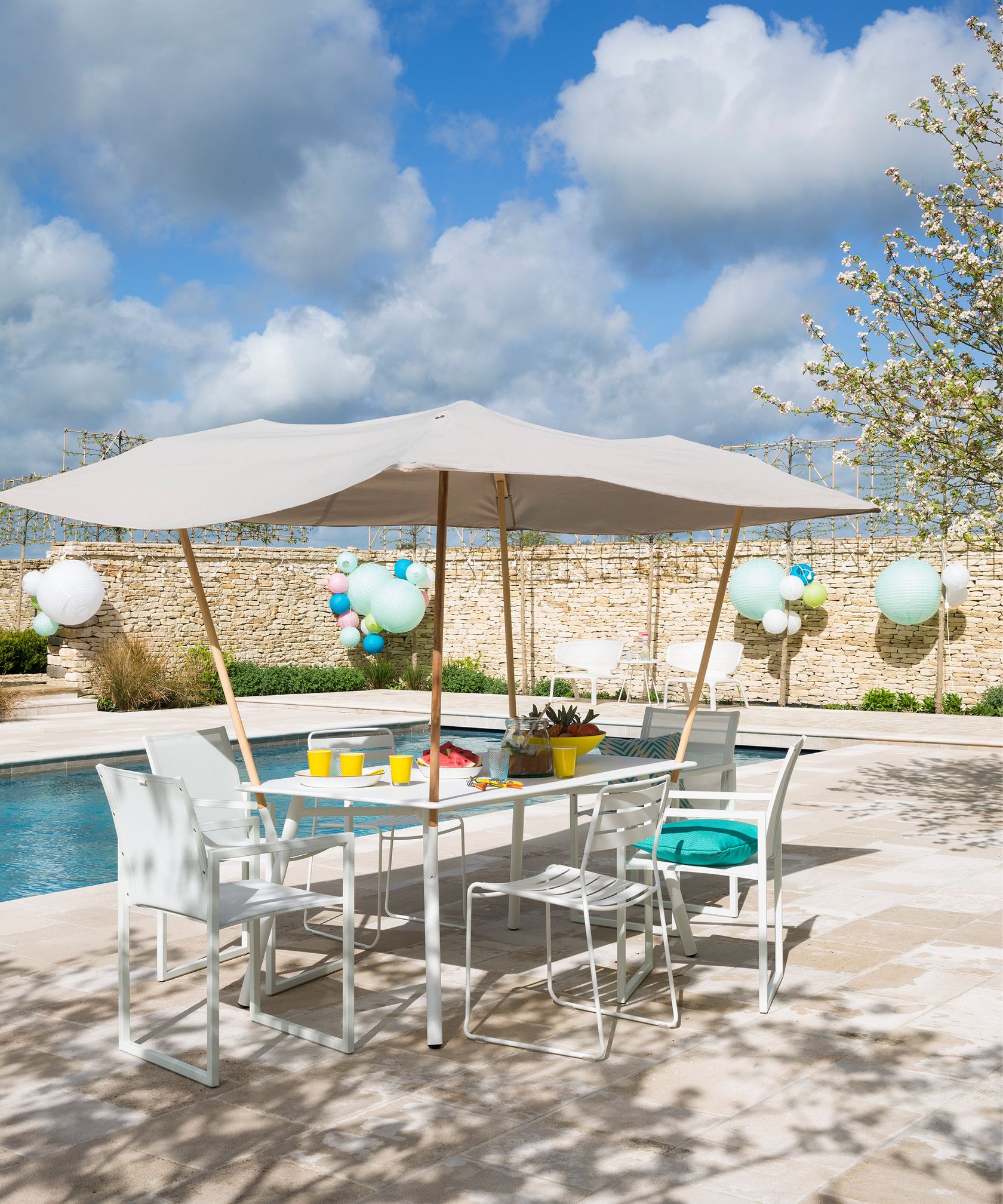 Pool party ideas – 11 ways to throw the perfect garden pool party ...