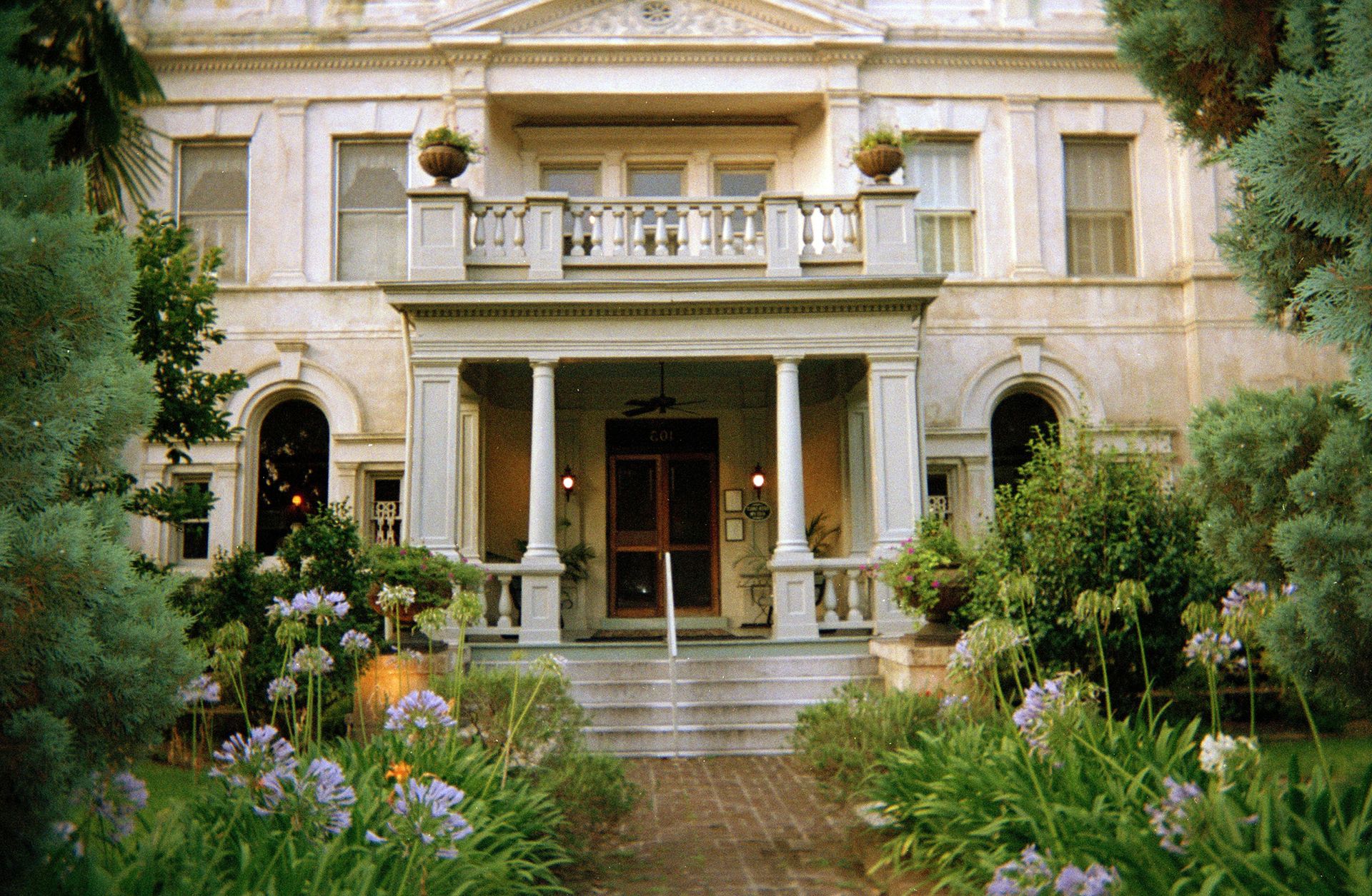 Savannah's Southern charm and complicated history is on full display ...