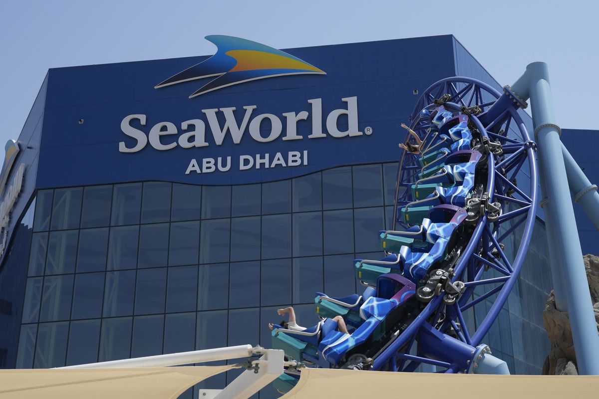 Controversy-stricken SeaWorld opens first park outside of United States ...
