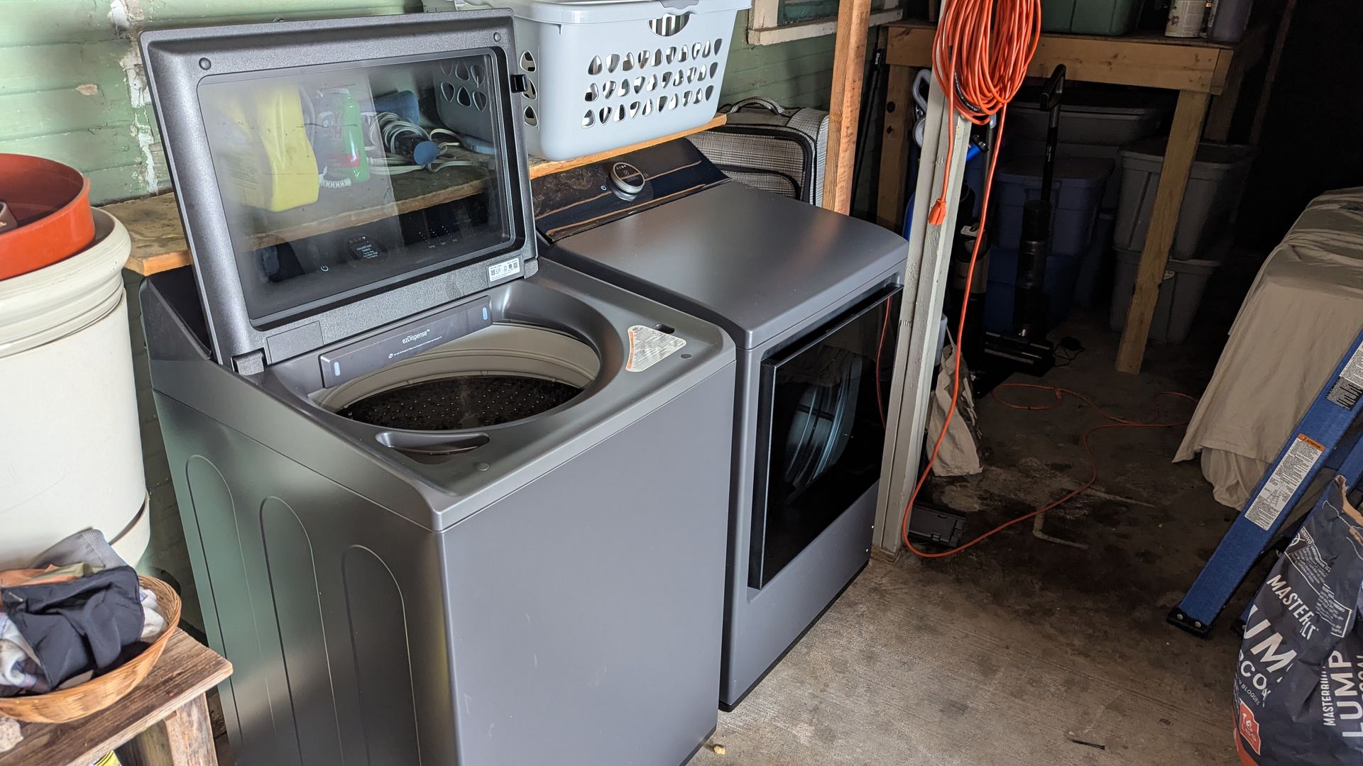 LG WT8600CB 5.5 Cu. Ft. Smart Top Load Washer review | Top Ten Reviews