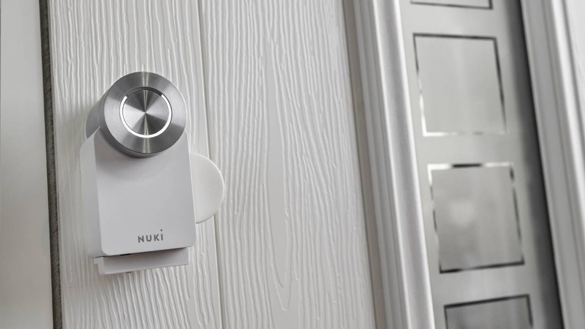 How to choose and install a smart lock, according to a smart security ...