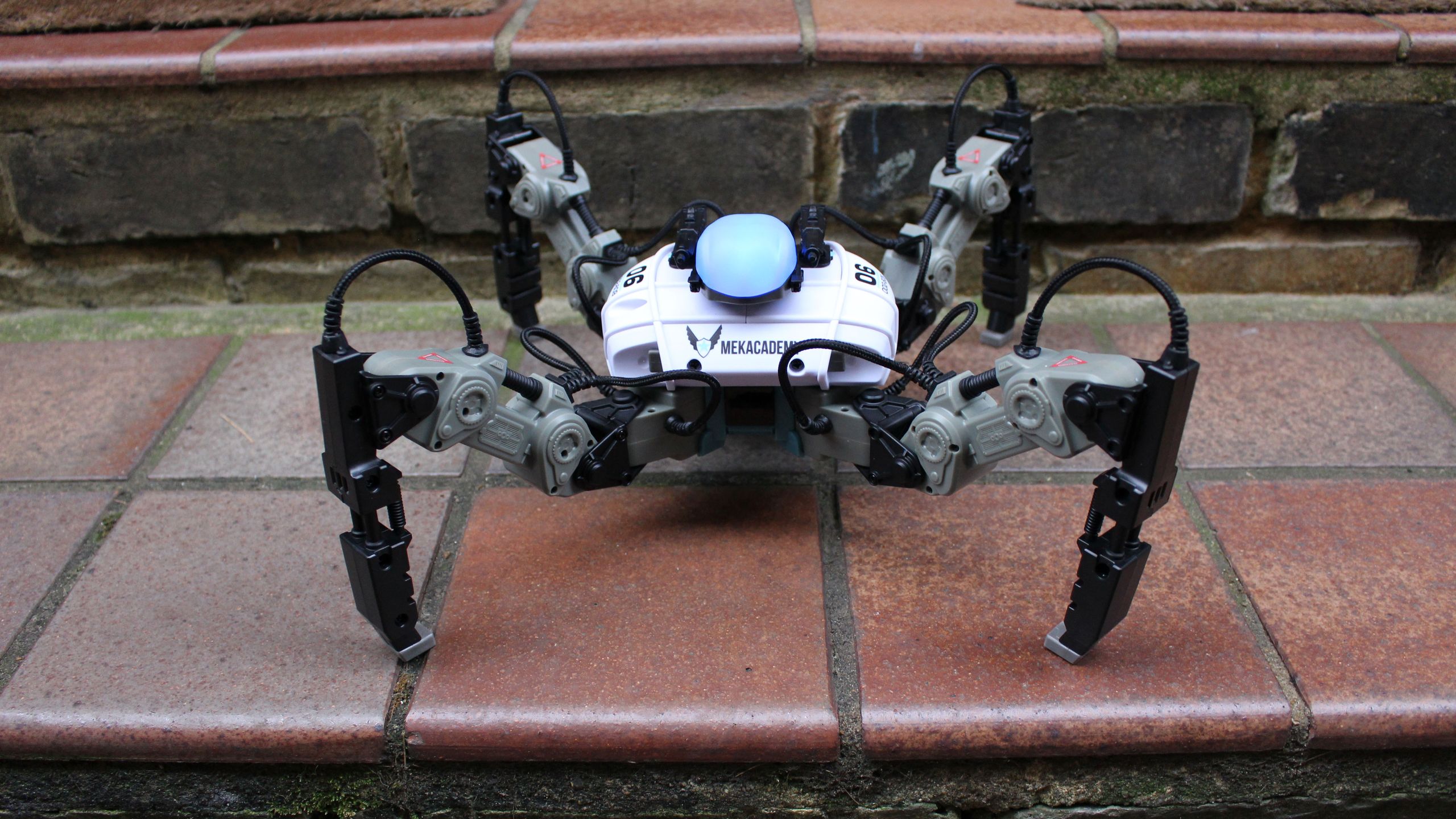 Mekamon AR fighting robot review | TechRadar