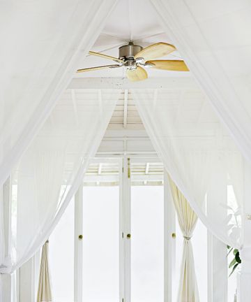 The best fan direction to cool a room: experts offer advice | Homes and ...