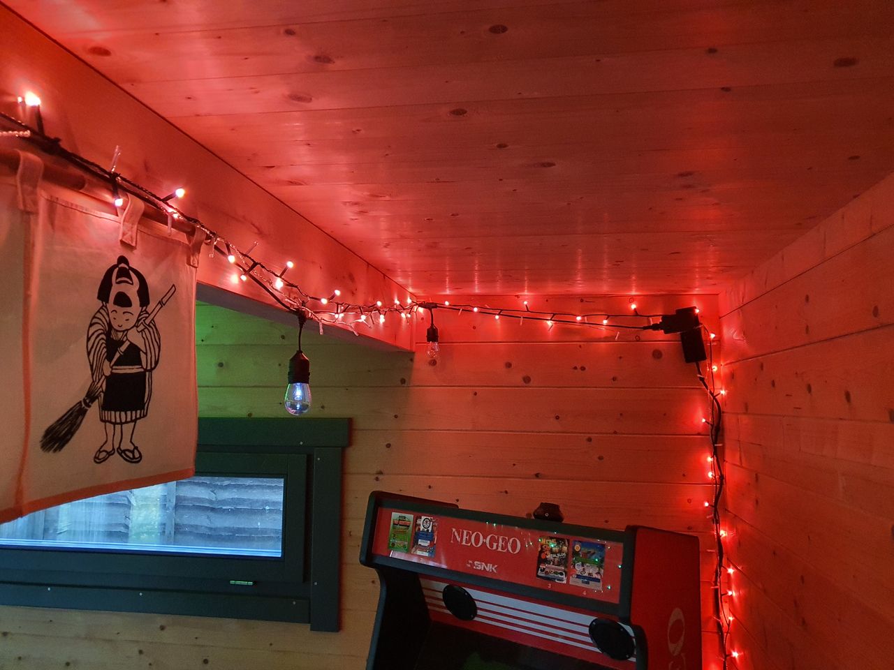 Philips Hue Festavia (1st gen) review: the ultimate smart home string ...