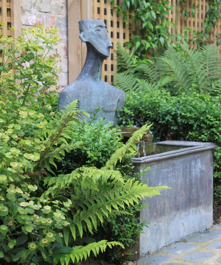 Yard art ideas: 12 ways to enhance your space with artworks | Homes and ...