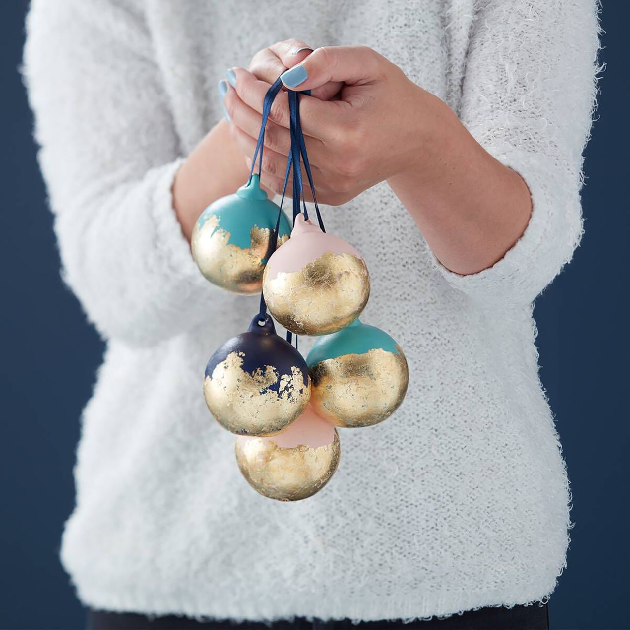 How to decorate Christmas baubles | Homes and Gardens