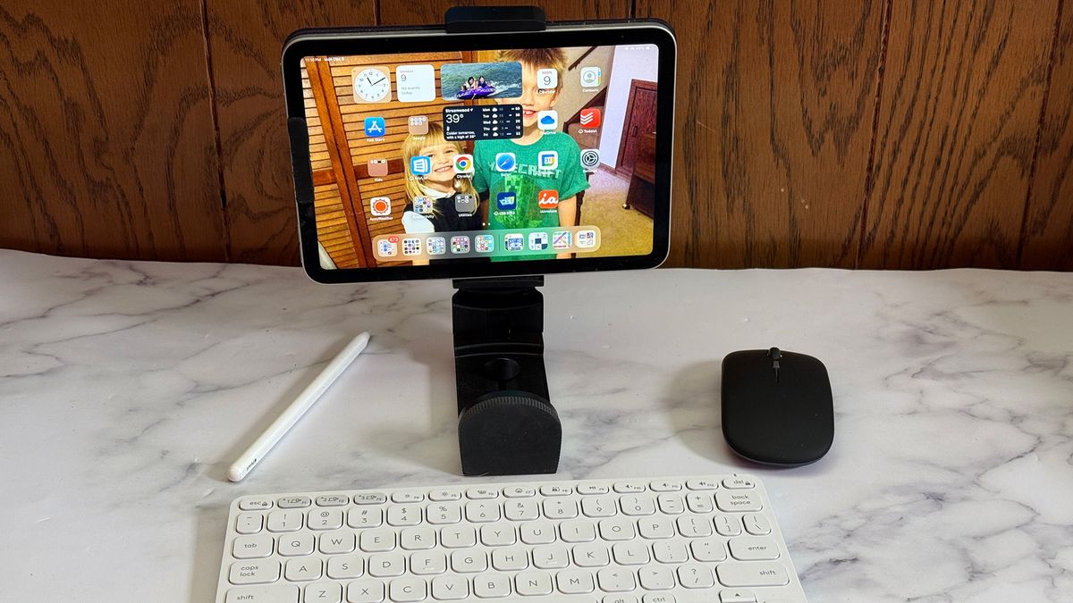 I built my perfect iPad mini "laptop" for planes — it's a game-changer ...