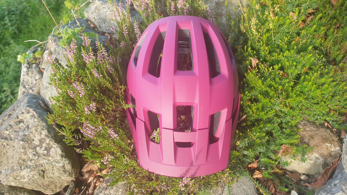 Smith Session MIPS helmet review – well priced and comfortable trail ...