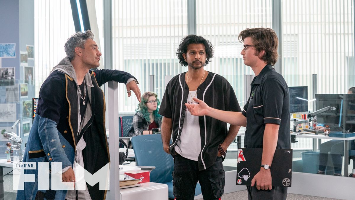 Ryan Reynolds escapes digital chains in this exclusive Free Guy image ...