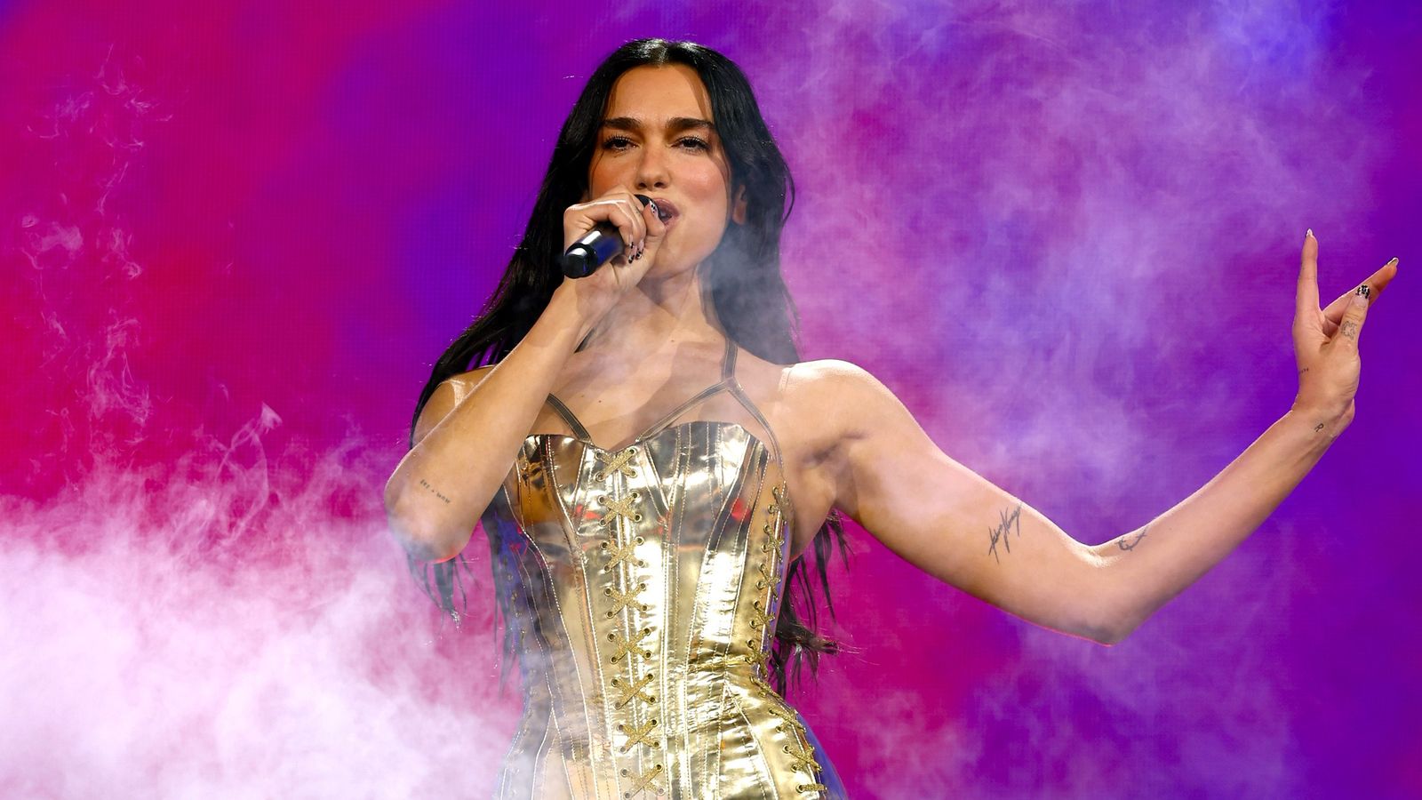 Dua Lipa's Black Nails Will Never Go Out of Style | Marie Claire