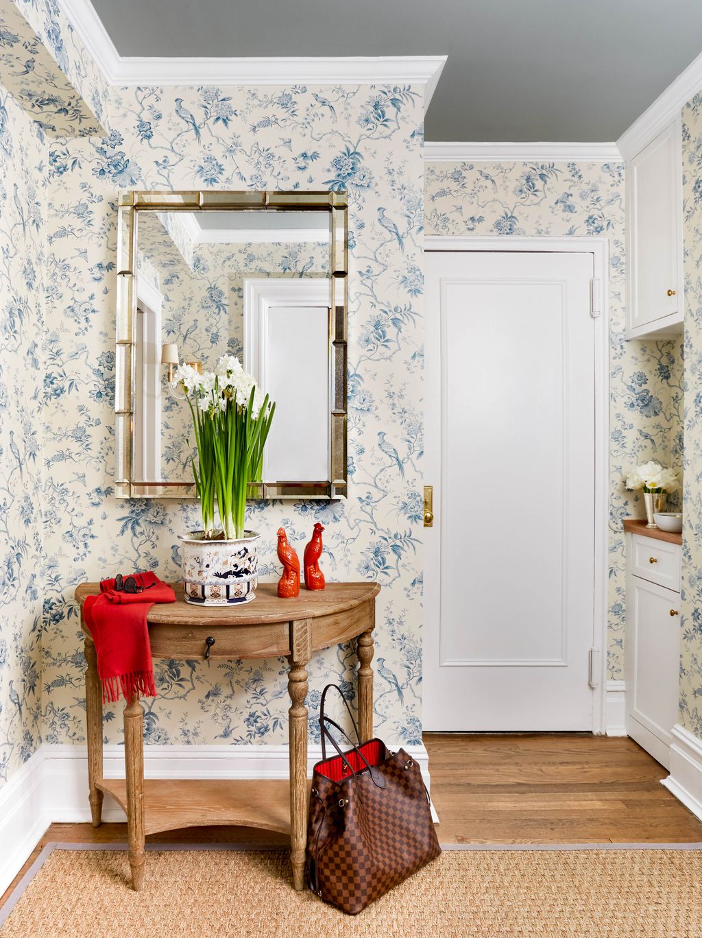 Designing an entryway: expert advice and layout tips | Homes and Gardens