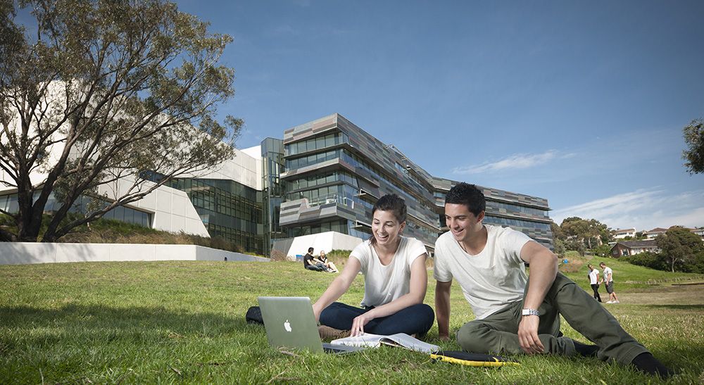 Melbourne’s Victoria University is the first Australian College to ...
