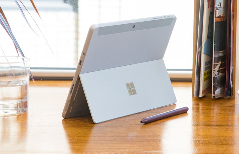 Microsoft Surface Go Review: A Great Budget 2-in-1 with One Flaw ...