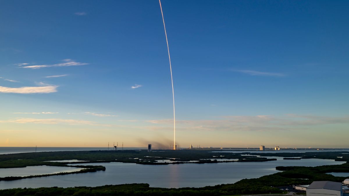 SpaceX launches 23 Starlink satellites, lands Falcon 9 rocket on record ...