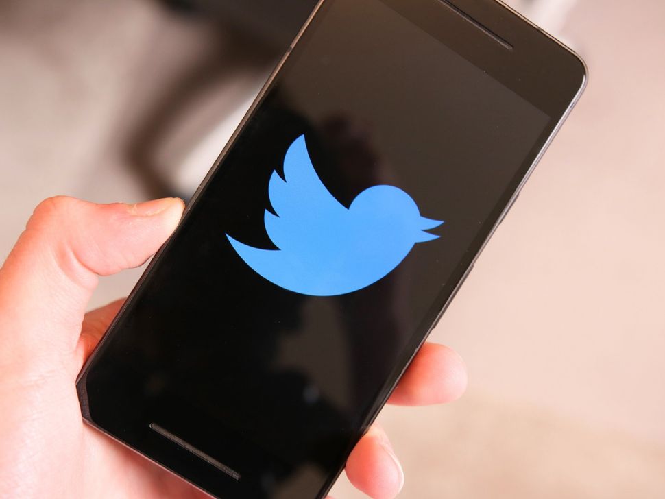 Twitter streamlines the login process with your Google account or Apple ...