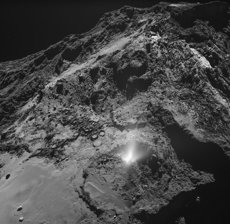 Frozen Comet Fart (Actually a Jet) Caught on Camera | Space