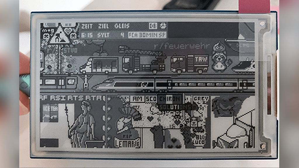 Raspberry Pi Pico Displays Reddit /r/Place in Digital Frame | Tom's ...