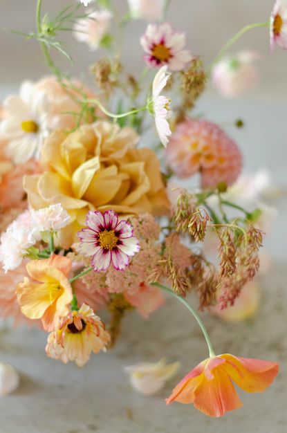 How to create a summer flower arrangement | Homes and Gardens