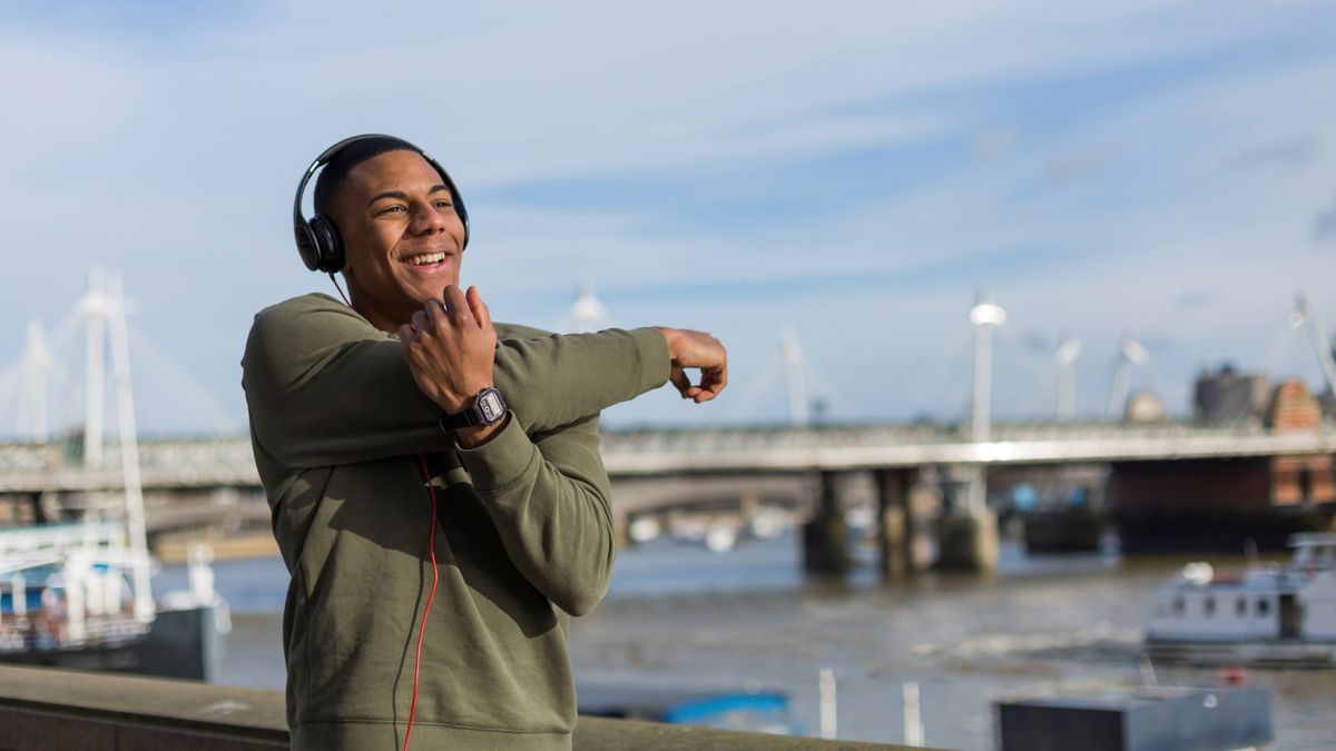 5 types of headphones for running | Advnture