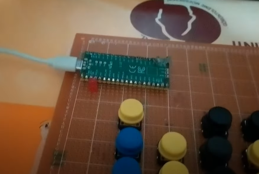 Raspberry Pi Pico fightstick randomly mashes buttons for fighting game ...