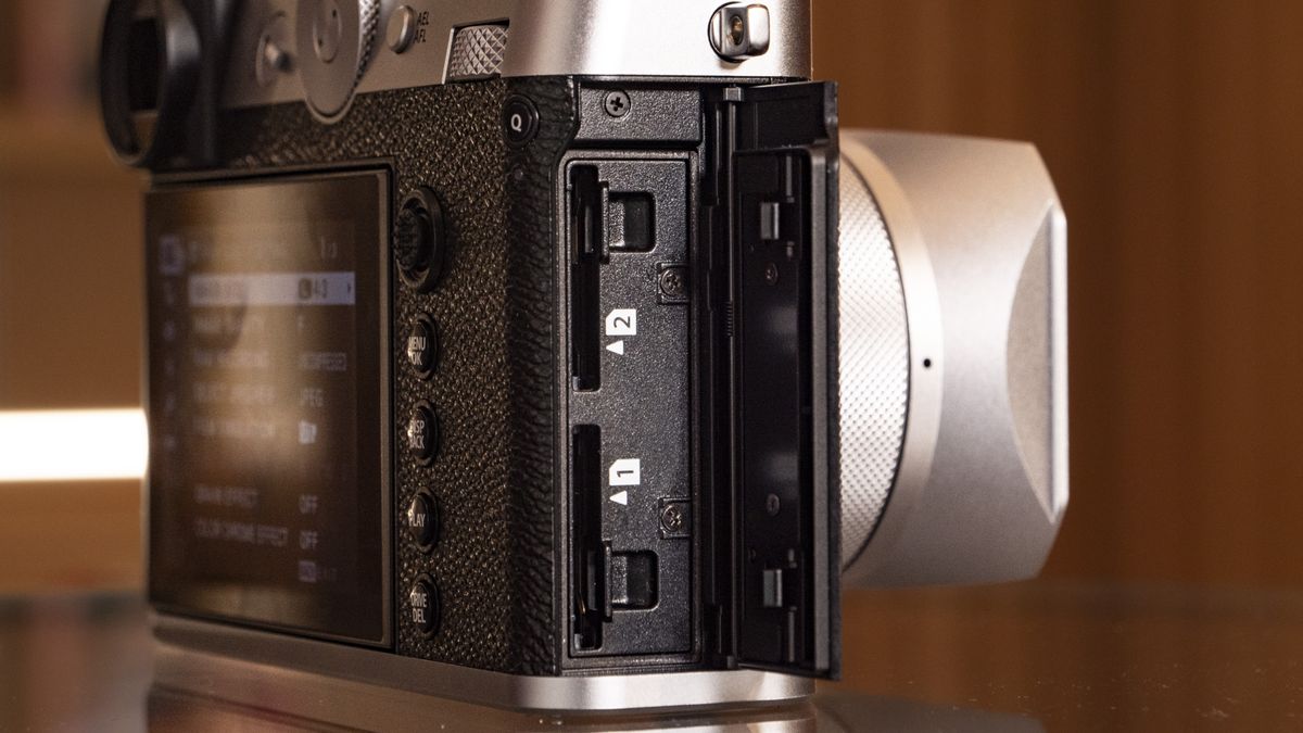 I tried Fujifilm’s new medium-format GFX100RF, and it could just be the most desirable compact ...