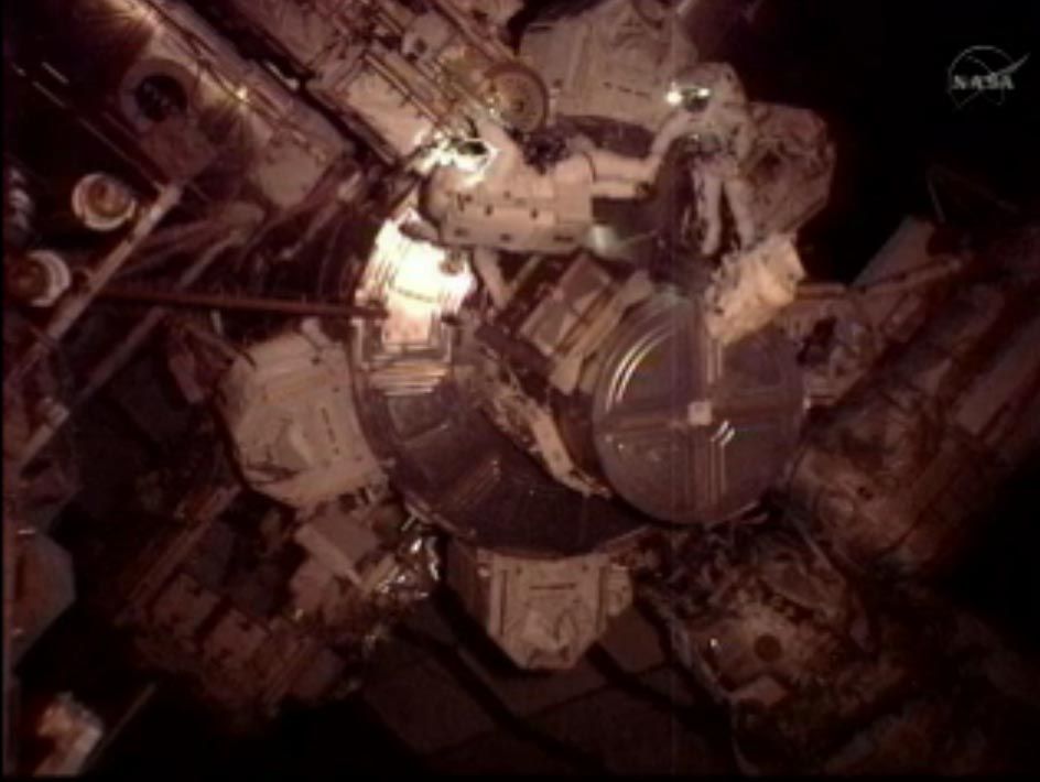 Spacewalking Astronauts Fix Up Space Station (Photo Gallery) | Space