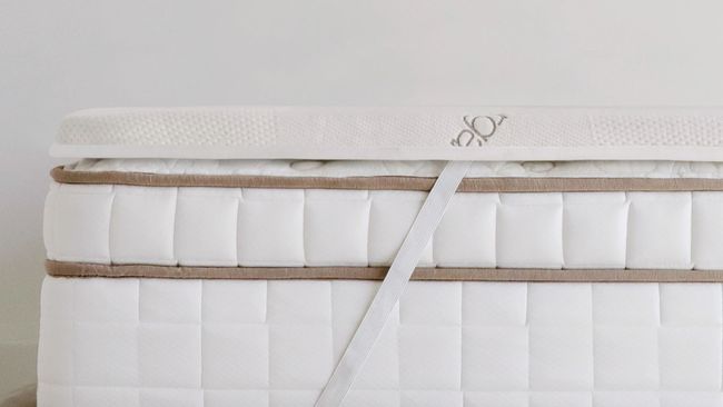 The best mattress toppers 2024: Expert-rated picks for Labor Day | Tom ...