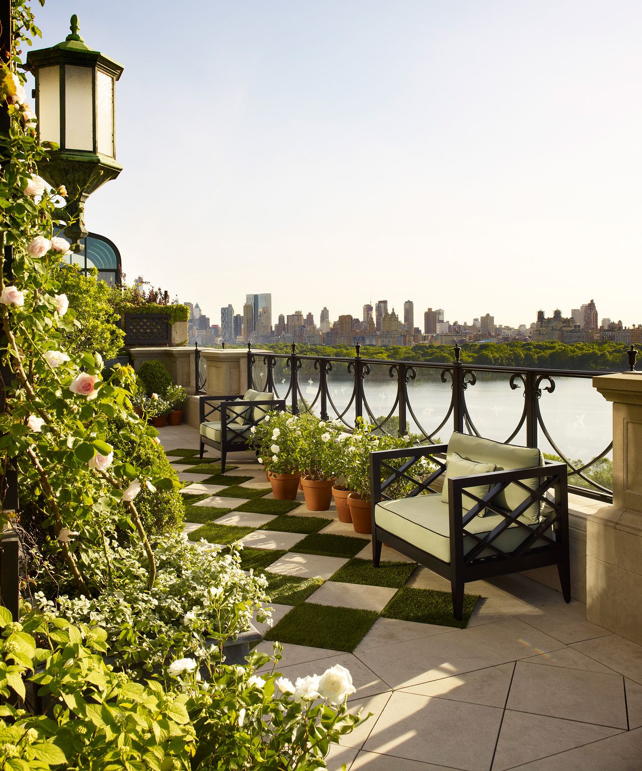 Bette Midler house: tour her Upper East Side apartment | Homes and Gardens