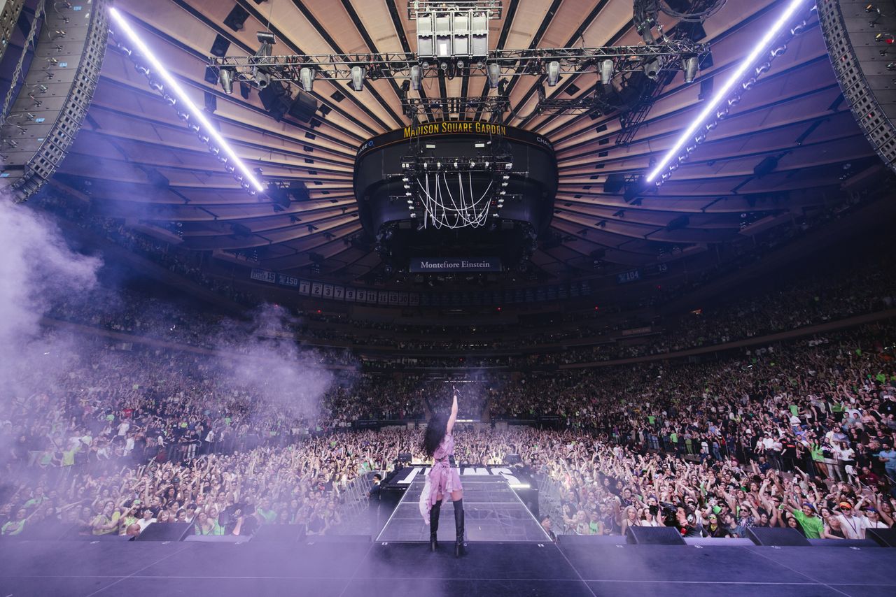 6 Charli XCX Concert Outfit Ideas, According to Bona Fide Brats | Marie ...