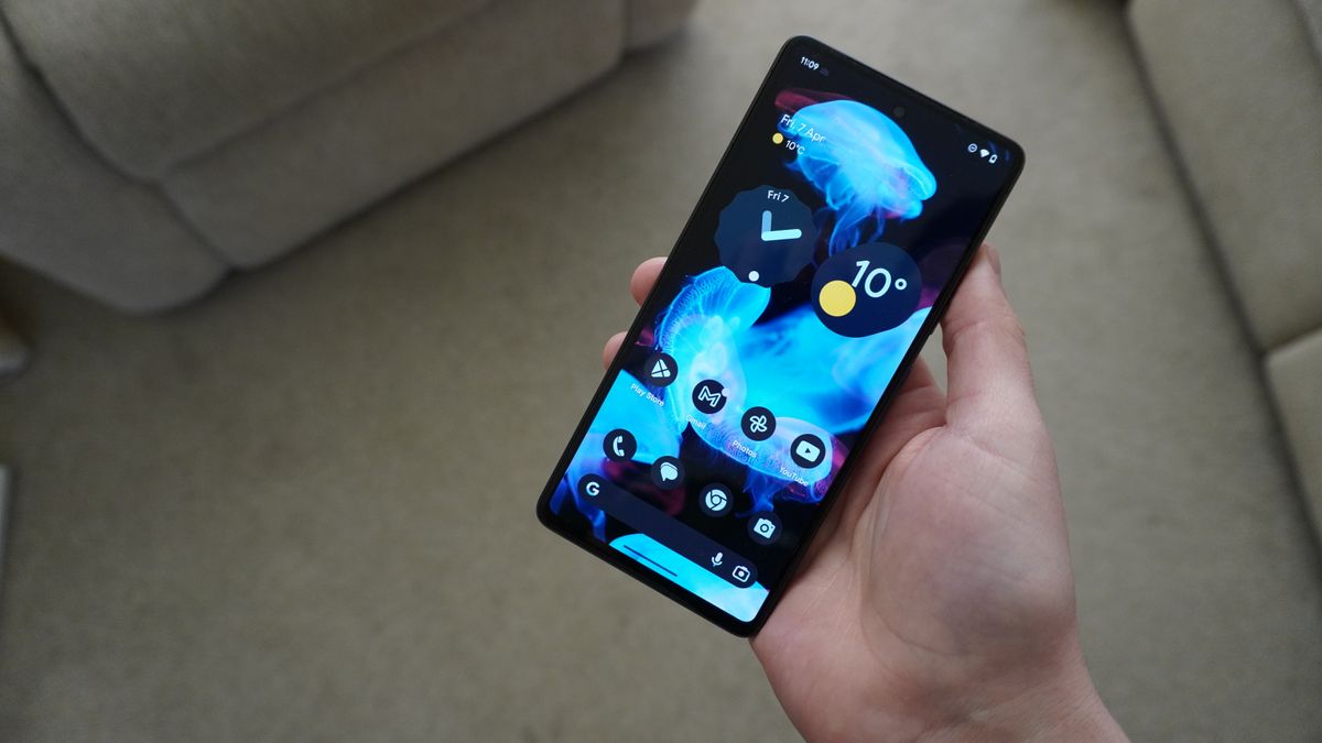Google Pixel 7 review: Still worth it 6 months after launch? | Laptop Mag