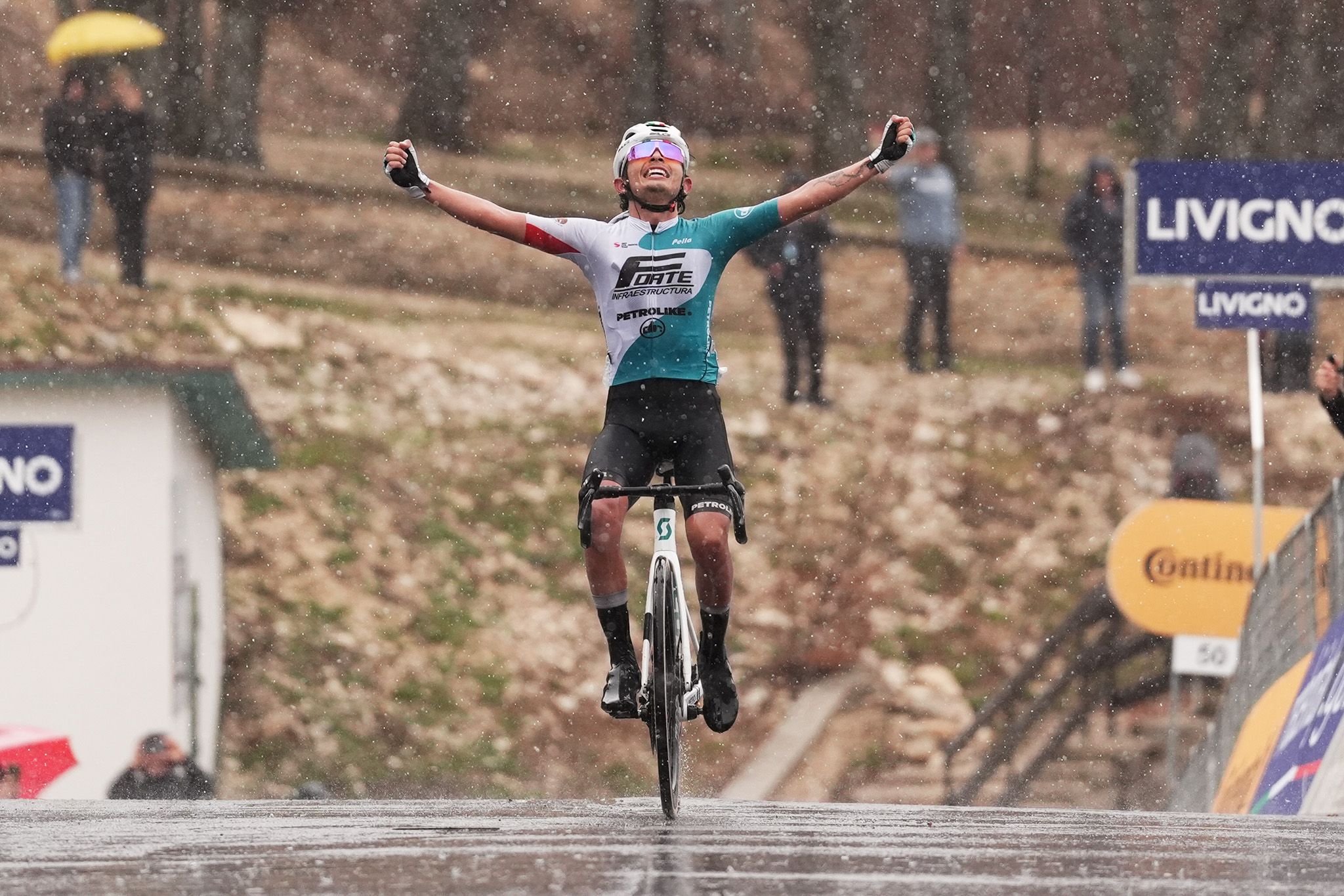 Giro d'Abruzzo: Callejas wins stage 3 summit finish as Zimmermann takes ...